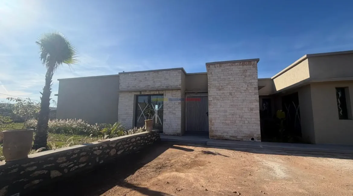 Villa neuve avec piscine en zone urbaine à Douar L’Arab, Essaouira